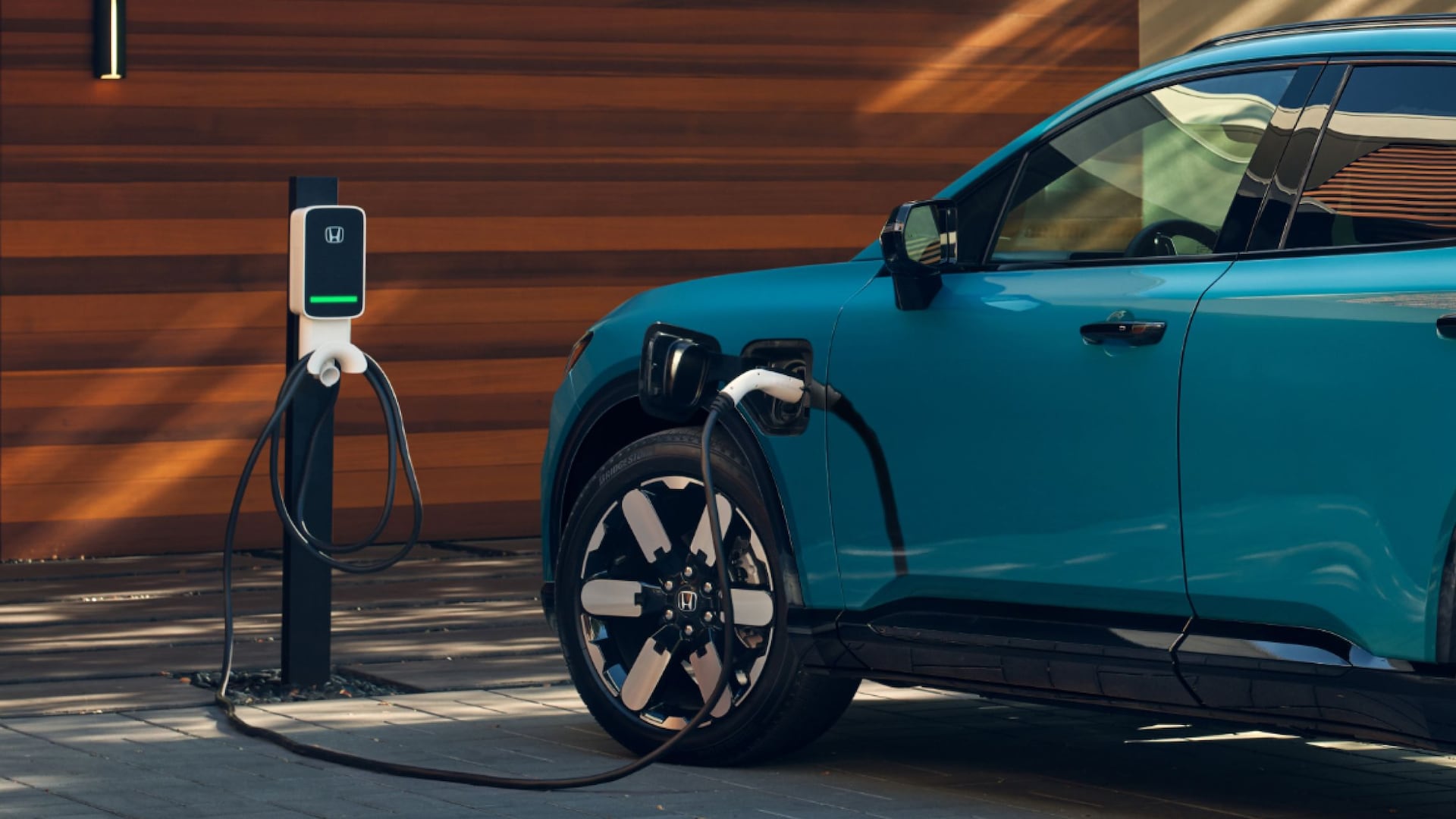 The Advantages & Benefits of Electric Vehicles | Honda