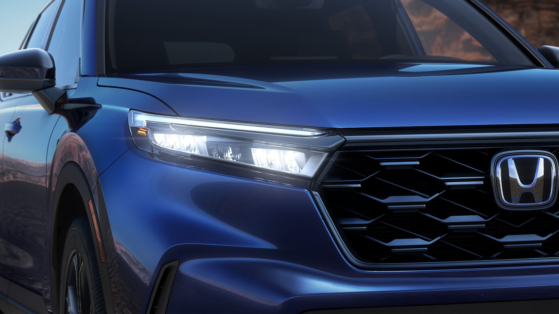 2025 Honda CR-V – Safe & Sporty Compact SUV Crossover