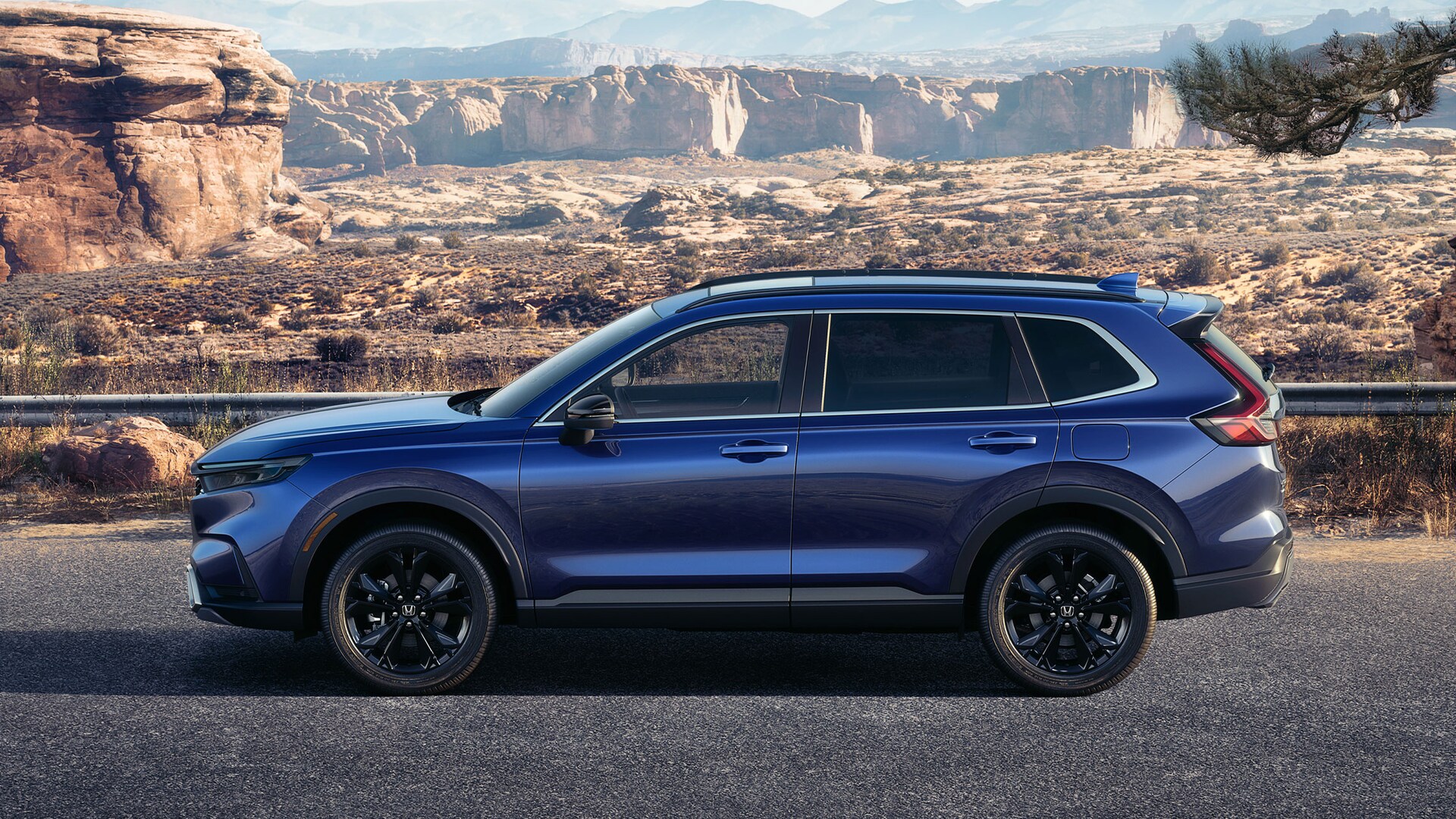 2025 Honda CR-V – Safe & Sporty Compact SUV Crossover